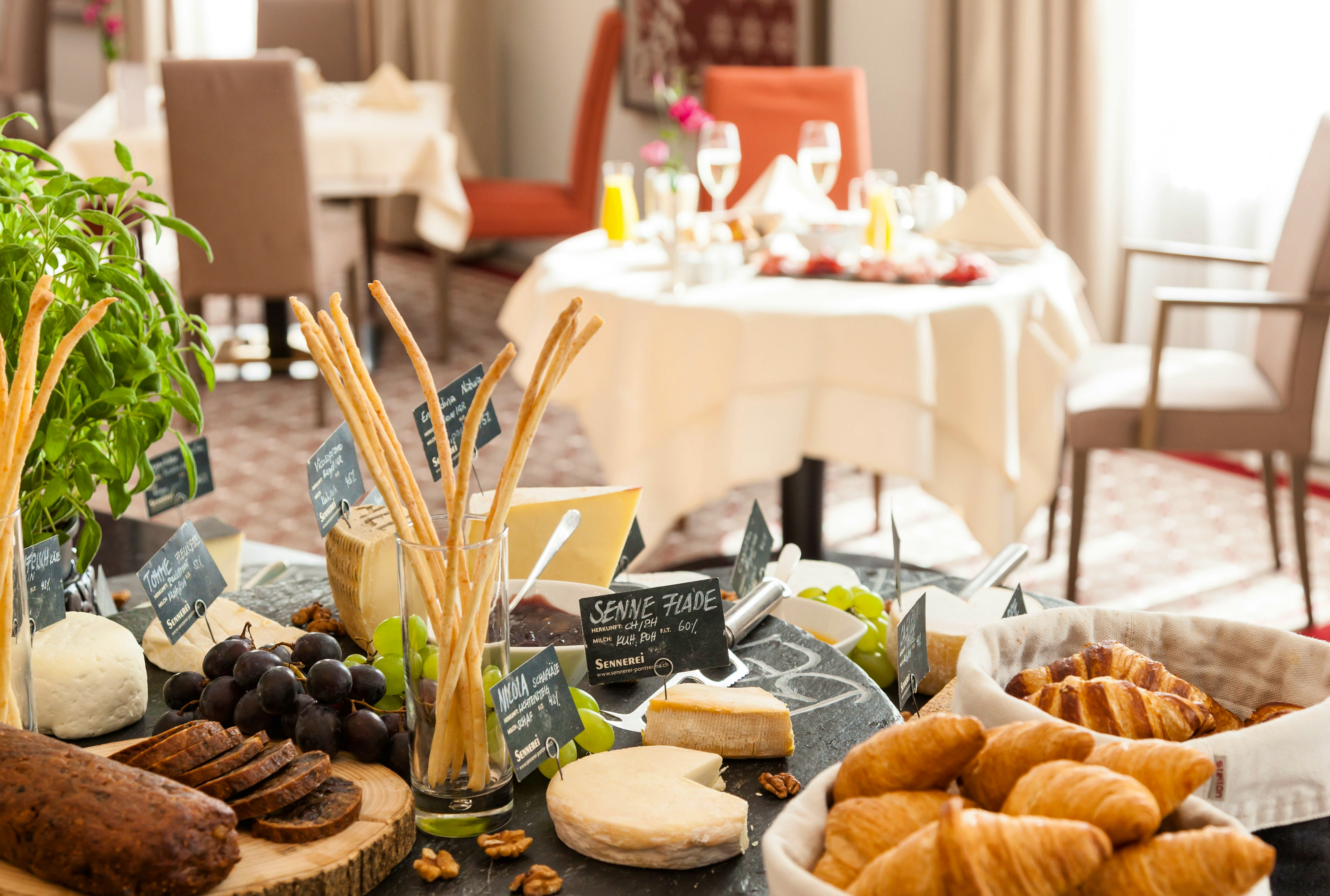 Grand Hotel des Bains St. Moritz AG - Breakfast buffet